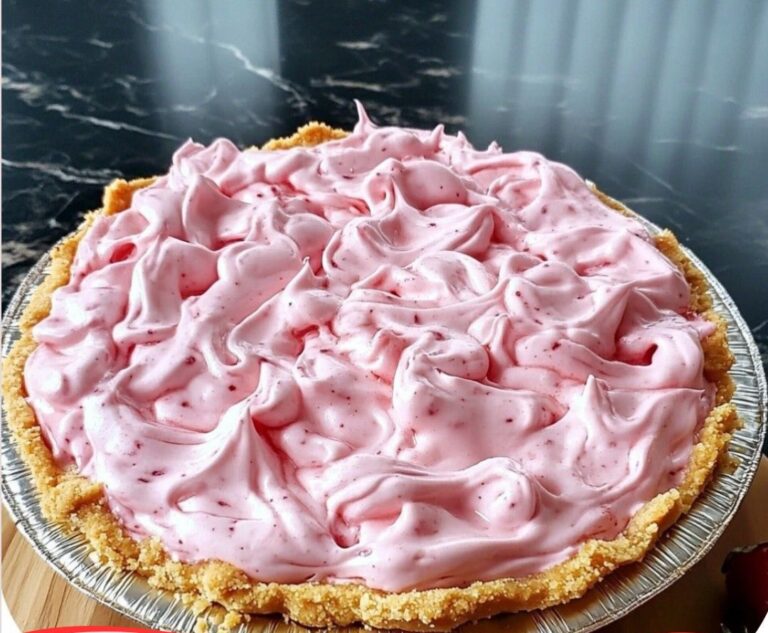 Strawberry Icebox Pie Recipe 🍓